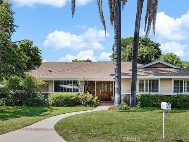 17055 Community St, Sherwood Forest, CA 91325