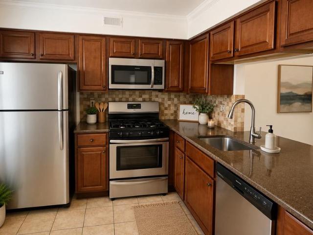 1705 A Heatherstone Court