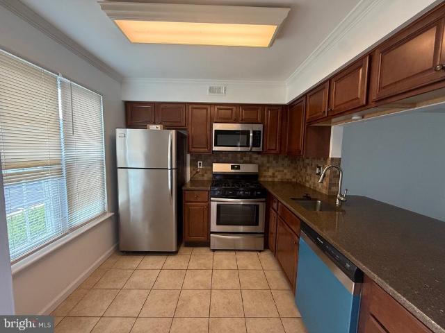 1705 A Heatherstone Court