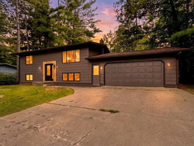 1705 Fraser Dr, Grand Rapids, MN 55744