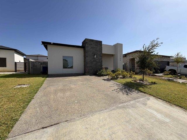 1705 Fresnillo Dr, Laredo, TX 78046