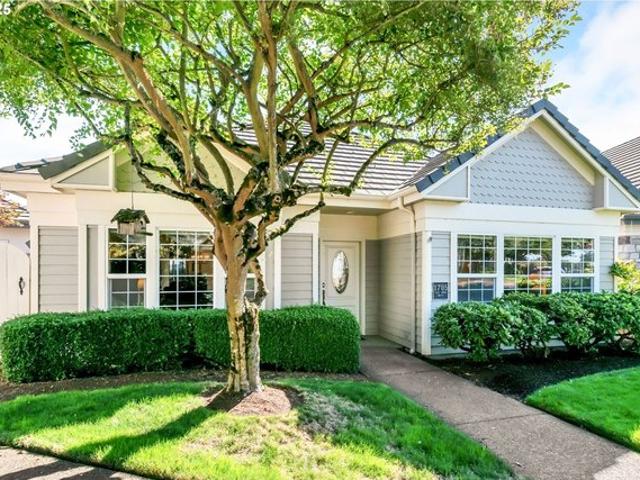 1705 Lake Shore Dr, Eugene, OR 97408