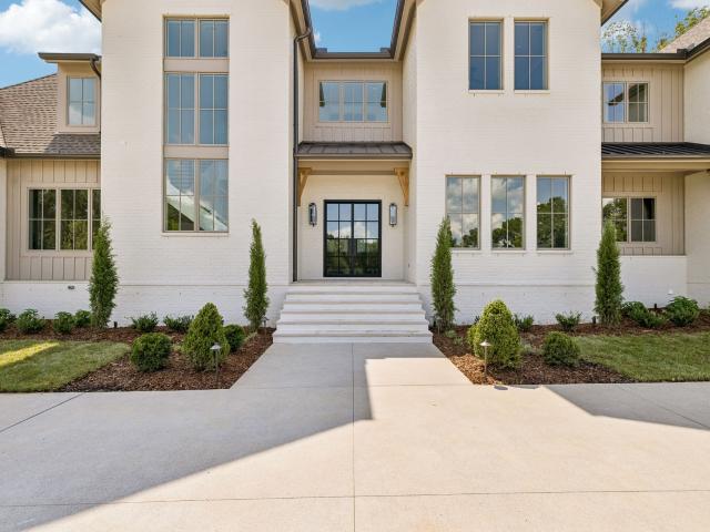1705 Reflection Ln