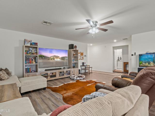 1705 s moonshadow drive