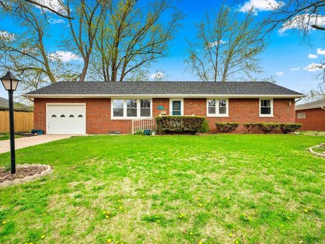 1705 W Lake Ave, Peoria, IL 61614