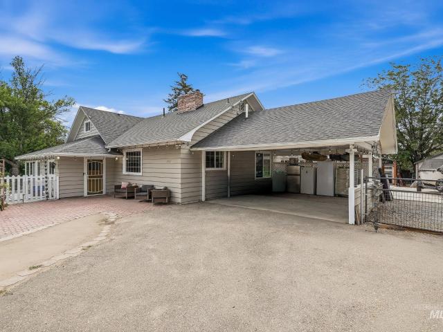 17063 N Midsummers Ln