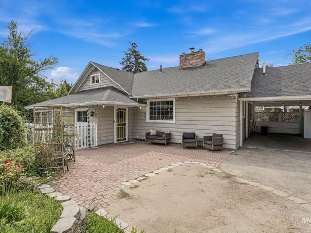 17063 N Midsummers Ln, Nampa, ID 83687