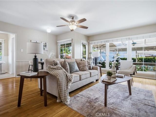 17061 Lorne St, Van Nuys, CA 91406