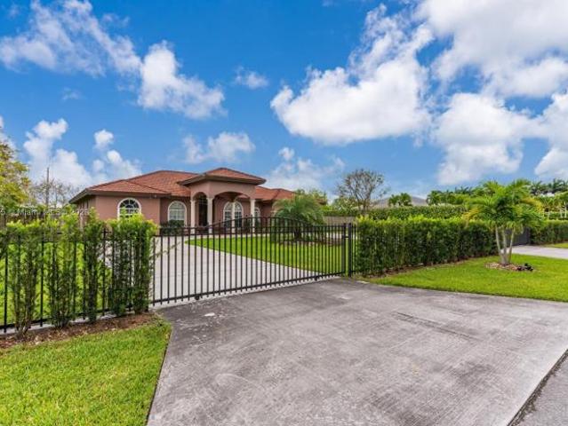 17064 215th Ter SW, Miami, FL 33187
