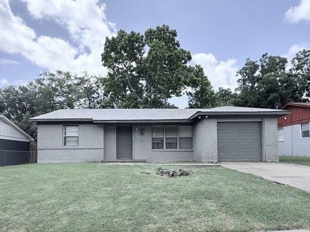 1706 Martin Luther Dr, Arlington, TX 76010