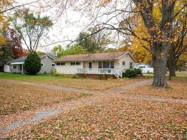 1706 New Jersey Ave, Marysville, MI 48040