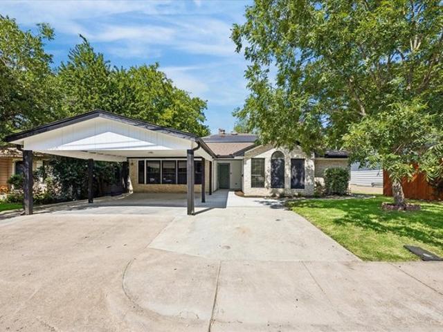 1706 Davis St, Taylor, TX 76574