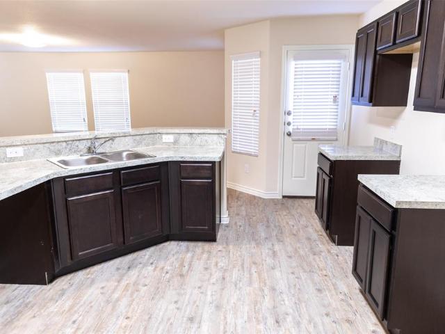 1706 Dove Circle