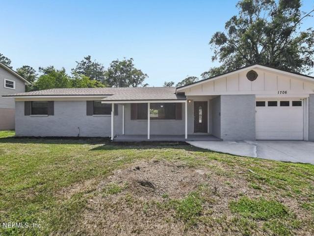 1706 Grove Park Dr, Orange Park, FL 32073
