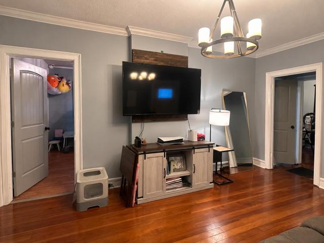 1706 Hillcrest