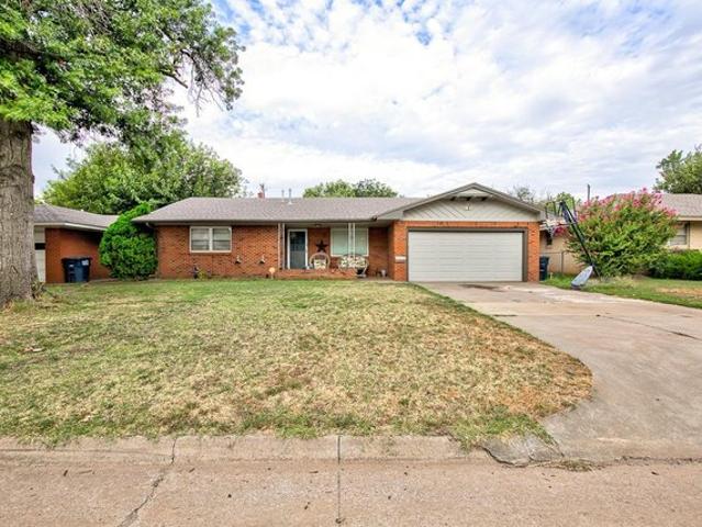 1706 S Johnson St, Enid, OK 73703