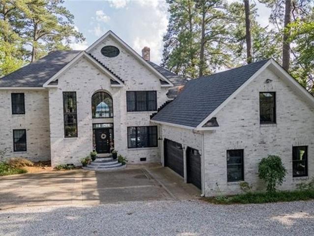 1706 S Woodside Ln, Virginia Beach, VA 23454