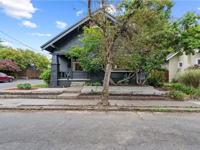 1706 SE 49TH AVE