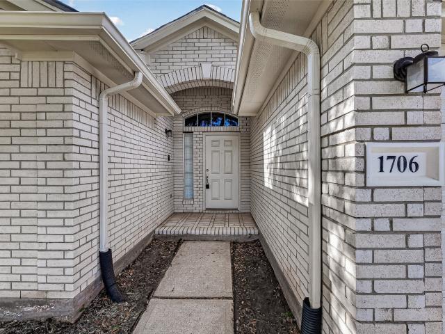 1706 Teal Run Place Drive