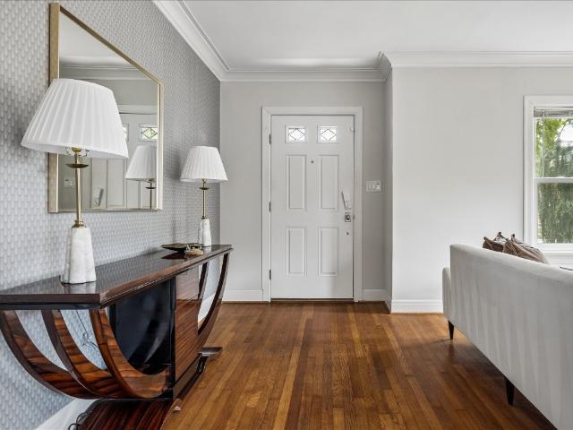 1706 W Main St, Houston, TX 77098 | MLS #7111 | Compass