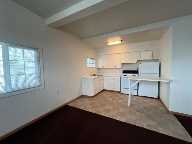 1706w6 1 Bedroom Apartment for Rent at 1706 1/2 W 6th Ave, Eugene, OR 97402 Far West