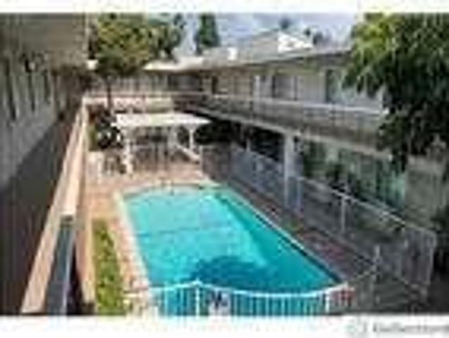 17071 Chatsworth St 4