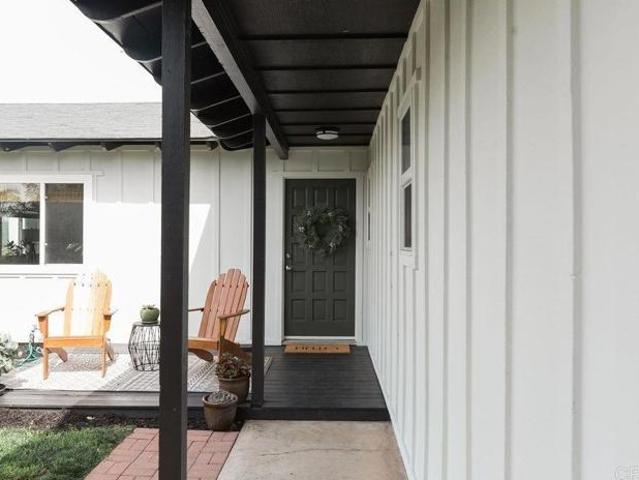 1707 Avocado Dr, Vista, CA 92083