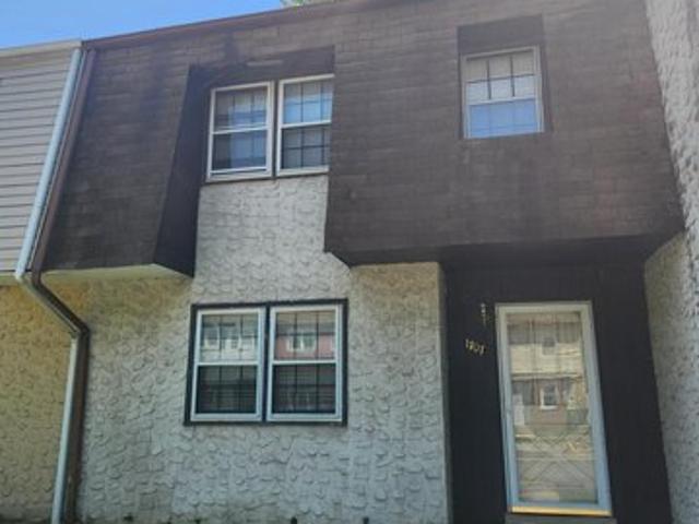 1707 Barnaby St, Newark, DE 19702