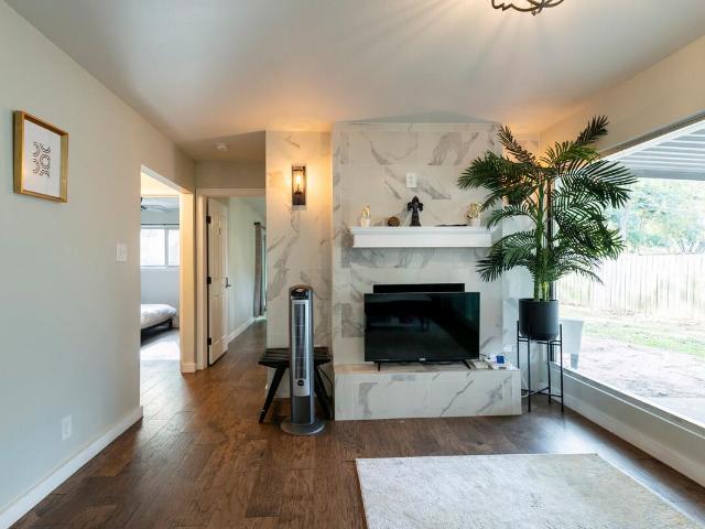 1707 Deerfield Dr