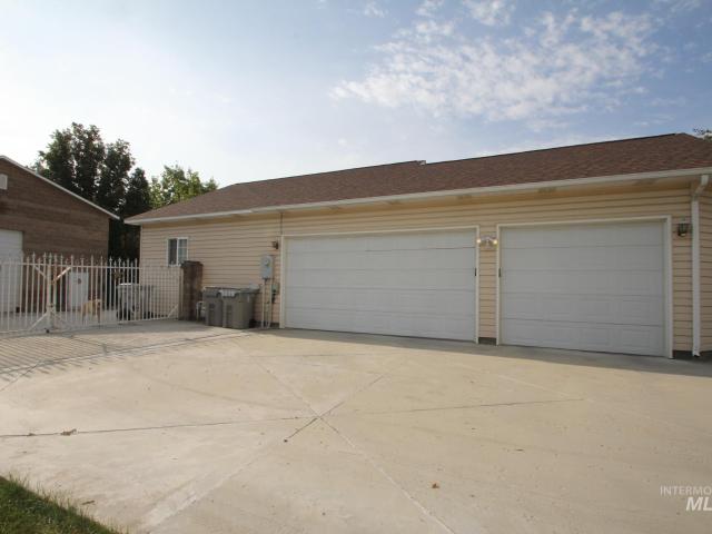 1707 Emerald Ave