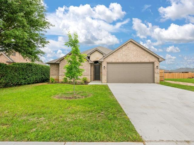1707 Lakeway Dr, Cleburne, TX 76033 | MLS #21239