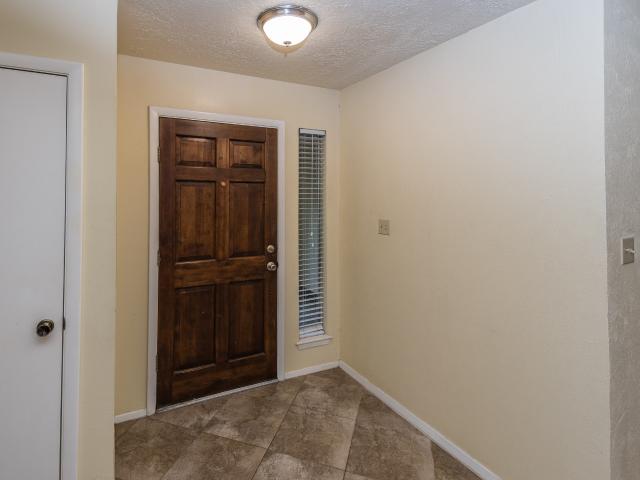 1707 Lindy Lane