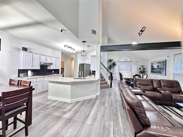 1707 Rosbury Court