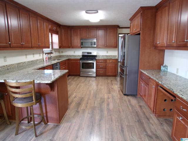 1707 Round Hill Road