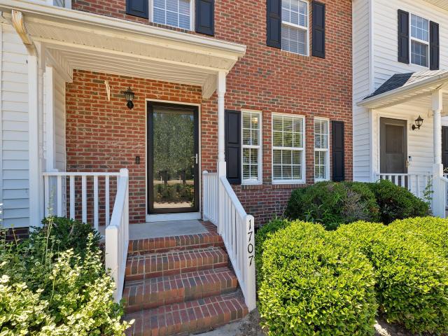 1707 Stroll Circle