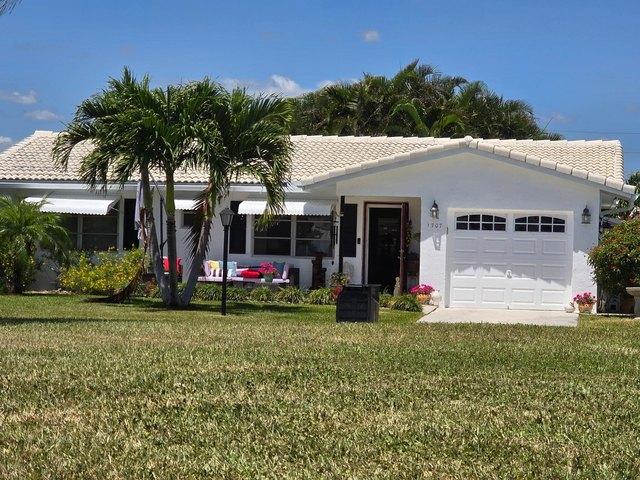 1707 SW 19th Ct, Boynton Beach, FL 33426