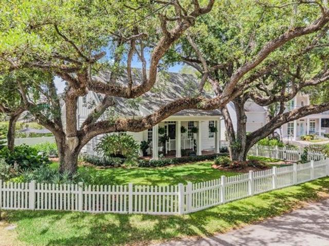 1707 S Hesperides St, Tampa, FL 33629