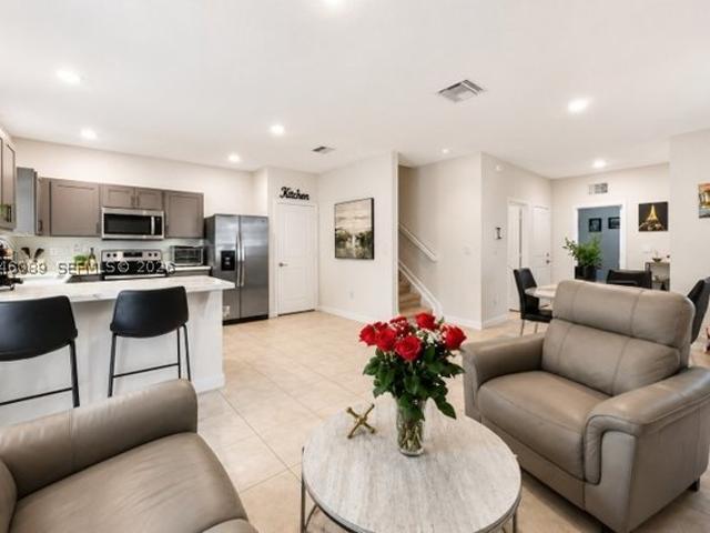 1707 SE 9th Ter, Homestead, FL 33034