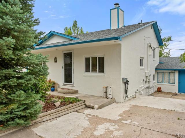 1707 Short Place