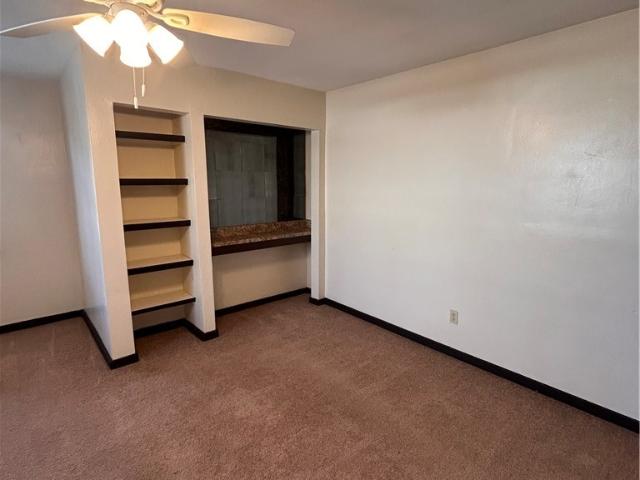 1707 W 31st Place
