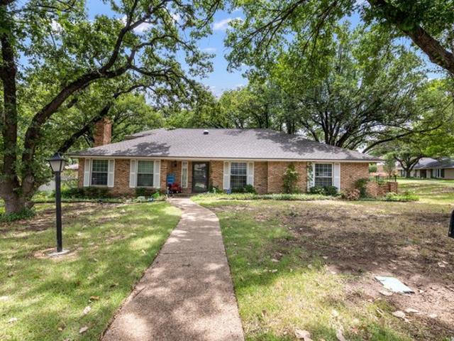 1707 Woodridge Cir, Arlington, TX 76013