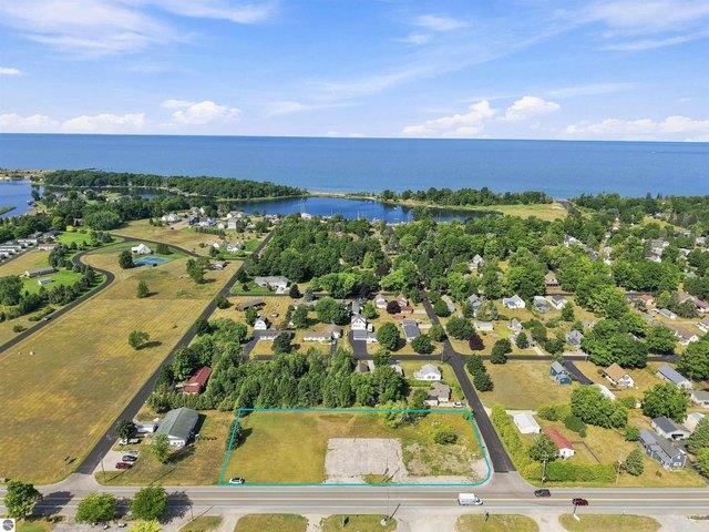 17080 Northwood Hwy, Arcadia, MI 49613