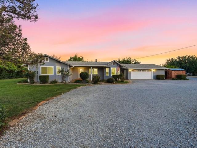 17085 Palm Ave, Anderson, CA 96007