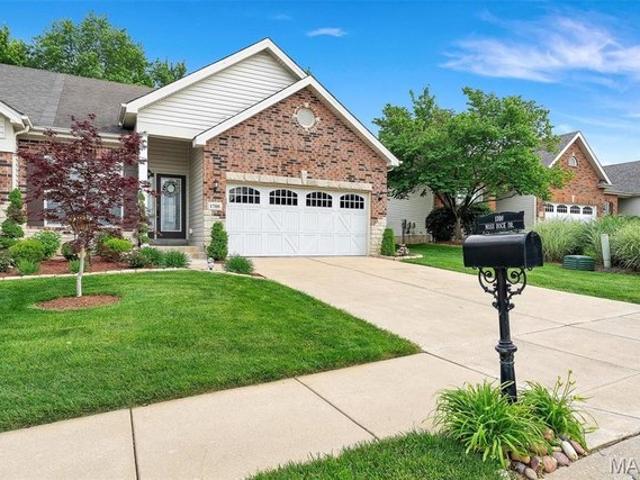 1708 Moss Rock Dr, Saint Charles, MO 63303