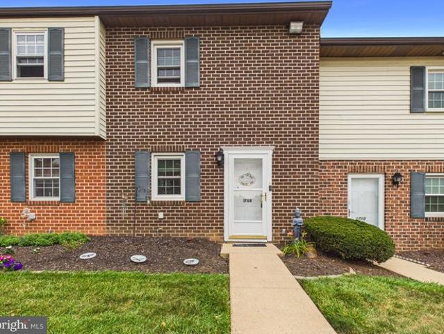 1708 Baron Dr, York, PA 17408