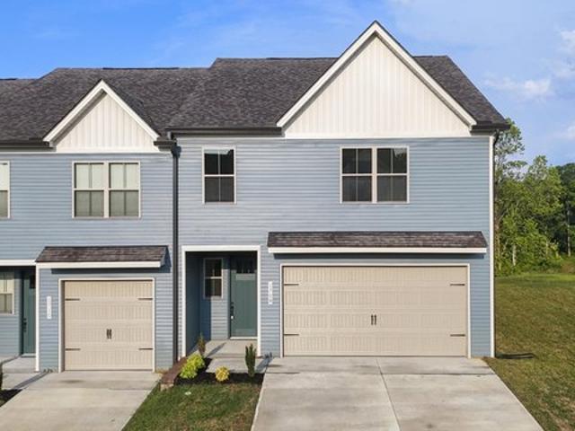 1708 Bennett Village Dr, Maryville, TN 37804