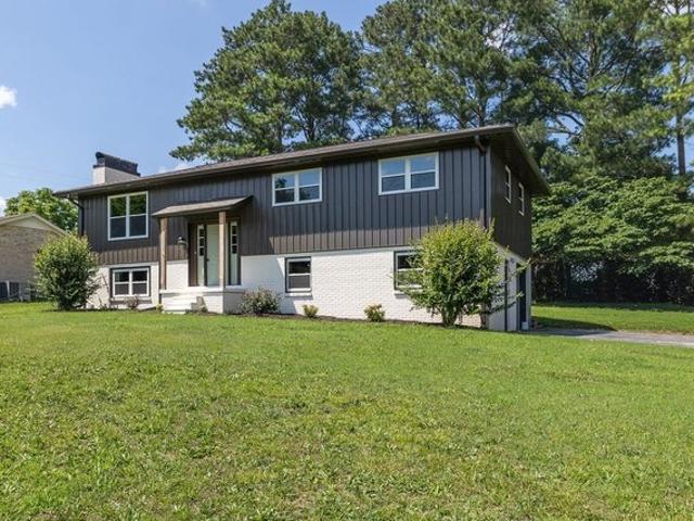 1708 Deer Hollow Dr, Lawrenceburg, TN 38464