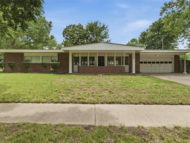 1708 E 60th Pl, Tulsa, OK 74105