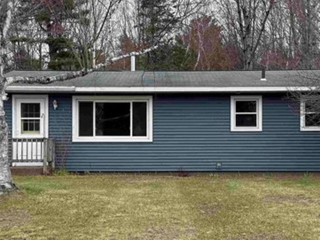 1708 Elm Ave, Marquette, MI 49855