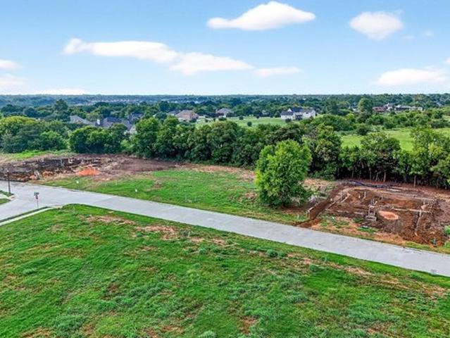 1708 Heritage Knoll Dr, Sherman, TX 75092